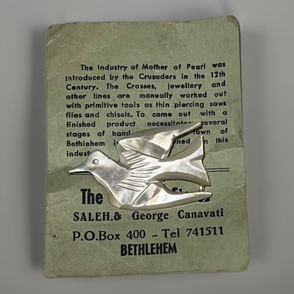 Unbranded | Jewelry | Vtg Mother Of Pearl Dove Brooch Hand Carved ...
